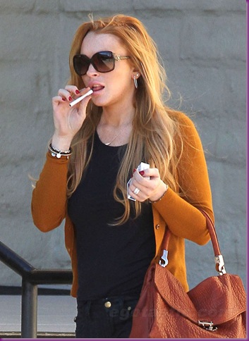 lindsay-lohan_Smoking_thumb[13].jpg?imgmax=800